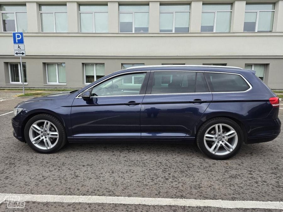 Blue Volkswagen Passat 2015 in Kaunas, with an engine capacity of 1.60 L and mileage of 303 thousand km for 7100 €, photo 5 on AUTOMOTO.COM.LV