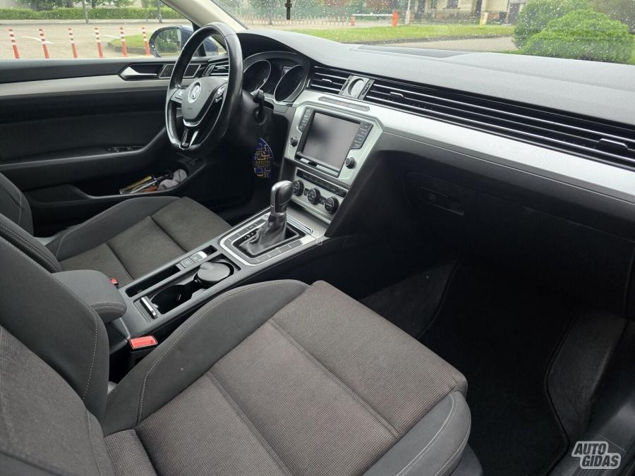 Blue Volkswagen Passat 2015 in Kaunas, with an engine capacity of 1.60 L and mileage of 303 thousand km for 7100 €, photo 16 on AUTOMOTO.COM.LV