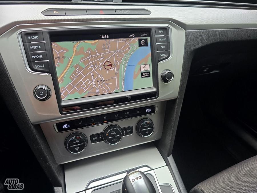 Blue Volkswagen Passat 2015 in Kaunas, with an engine capacity of 1.60 L and mileage of 303 thousand km for 7100 €, photo 22 on AUTOMOTO.COM.LV