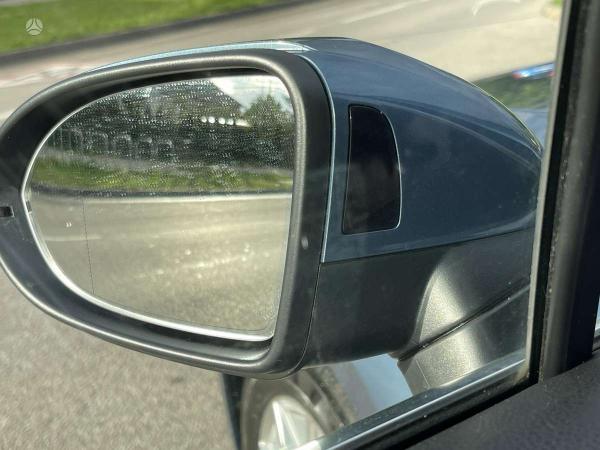 Blue Volkswagen Passat 2015 in Vilnius, with an engine capacity of 1.60 L and mileage of 380 thousand km for 7950 €, photo 9 on AUTOMOTO.COM.LV