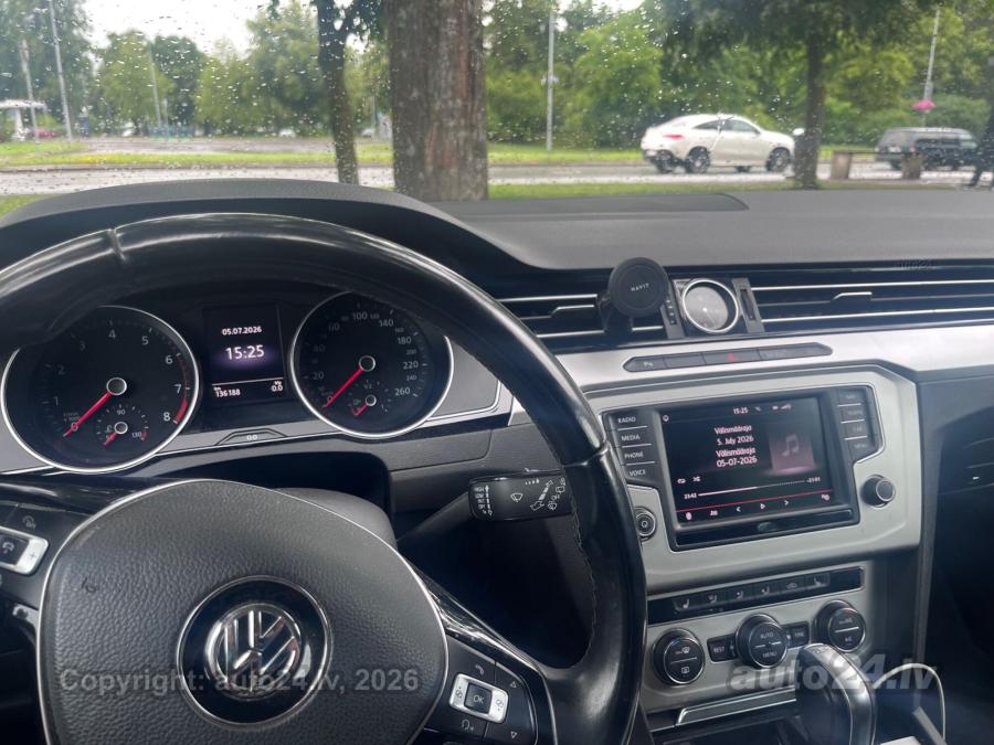 Zils Volkswagen Passat 2015 Tallina, ar dzinēja tilpumu 1.40 L un nobraukumu 136 tūkst. km par 9600 €, foto 8 vietnē AUTOMOTO.COM.LV