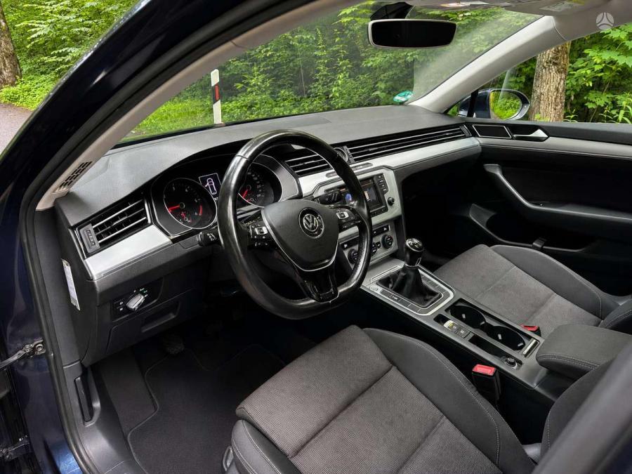 Zils Volkswagen Passat 2015 Kauņa, ar dzinēja tilpumu 1.60 L un nobraukumu 278 tūkst. km par 7800 €, foto 9 vietnē AUTOMOTO.COM.LV