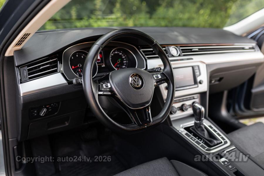 Zils Volkswagen Passat 2015 Tallina, ar dzinēja tilpumu 1.40 L un nobraukumu 136 tūkst. km par 10500 €, foto 11 vietnē AUTOMOTO.COM.LV