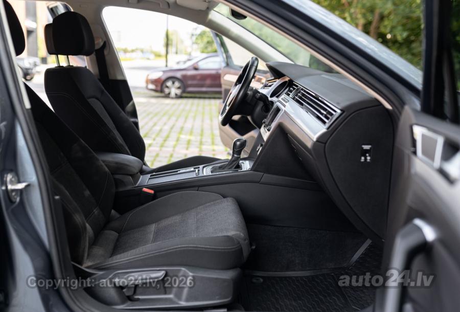 Zils Volkswagen Passat 2015 Tallina, ar dzinēja tilpumu 1.40 L un nobraukumu 136 tūkst. km par 10500 €, foto 14 vietnē AUTOMOTO.COM.LV