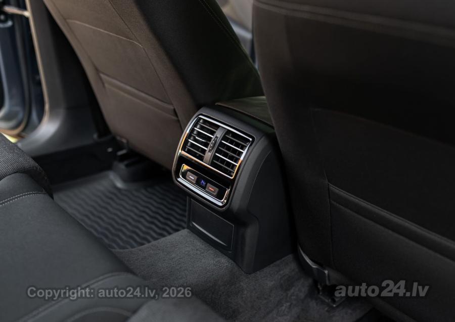 Zils Volkswagen Passat 2015 Tallina, ar dzinēja tilpumu 1.40 L un nobraukumu 136 tūkst. km par 10500 €, foto 17 vietnē AUTOMOTO.COM.LV