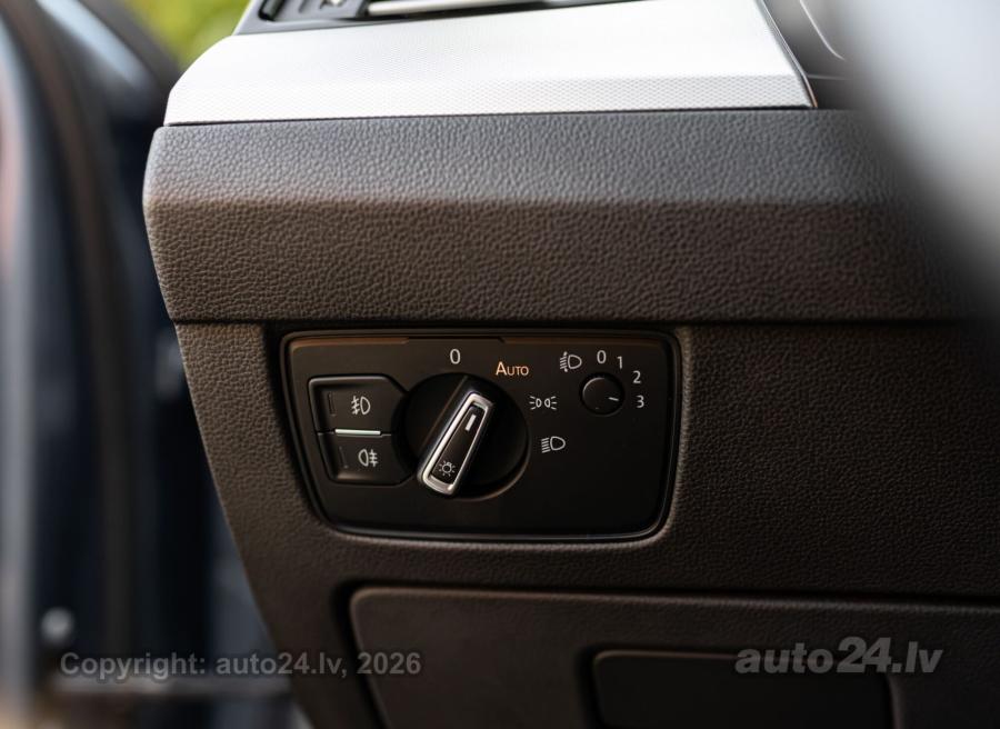 Zils Volkswagen Passat 2015 Tallina, ar dzinēja tilpumu 1.40 L un nobraukumu 136 tūkst. km par 10500 €, foto 22 vietnē AUTOMOTO.COM.LV