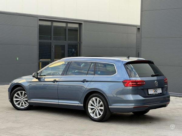 Blue Volkswagen Passat 2015 in Kaunas, with an engine capacity of 1.97 L and mileage of 286 thousand km for 9590 €, photo 4 on AUTOMOTO.COM.LV