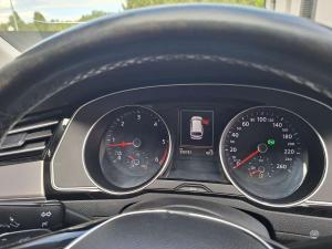 Blue Volkswagen Passat 2015 in Silute, with an engine capacity of 1.97 L and mileage of 380 thousand km for 5700 €, photo 16 on AUTOMOTO.COM.LV
