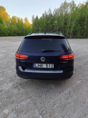 Blue Volkswagen Passat 2015 in Vilnius, with an engine capacity of 1.60 L and mileage of 320 thousand km for 7300 €, photo 8 on AUTOMOTO.COM.LV