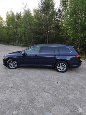 Blue Volkswagen Passat 2015 in Vilnius, with an engine capacity of 1.60 L and mileage of 320 thousand km for 7300 €, photo 10 on AUTOMOTO.COM.LV