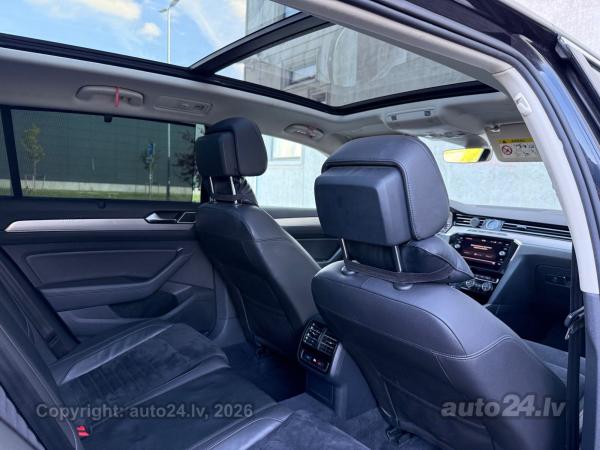 Blue Volkswagen Passat 2015 in Tallinn, with an engine capacity of 2.00 L and mileage of 260 thousand km for 12800 €, photo 9 on AUTOMOTO.COM.LV