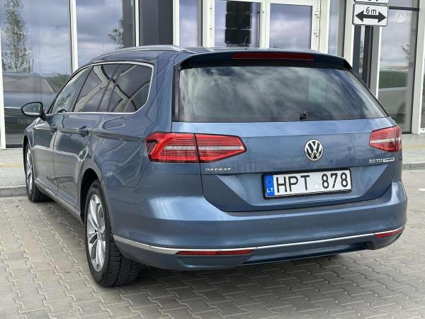 Blue Volkswagen Passat 2015 in Vilnius, with an engine capacity of 1.97 L and mileage of 270 thousand km for 9400 €, photo 5 on AUTOMOTO.COM.LV