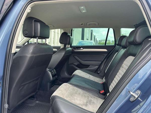 Blue Volkswagen Passat 2015 in Vilnius, with an engine capacity of 1.97 L and mileage of 270 thousand km for 9400 €, photo 10 on AUTOMOTO.COM.LV
