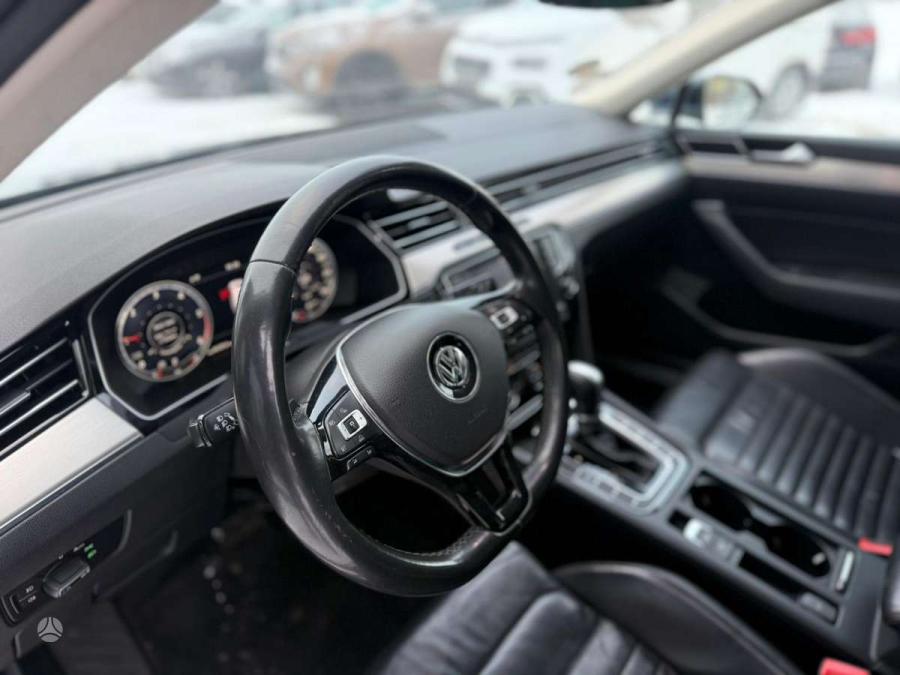 Zils Volkswagen Passat 2016 Rīga, ar dzinēja tilpumu 1.97 L un nobraukumu 271 tūkst. km par 10200 €, foto 22 vietnē AUTOMOTO.COM.LV