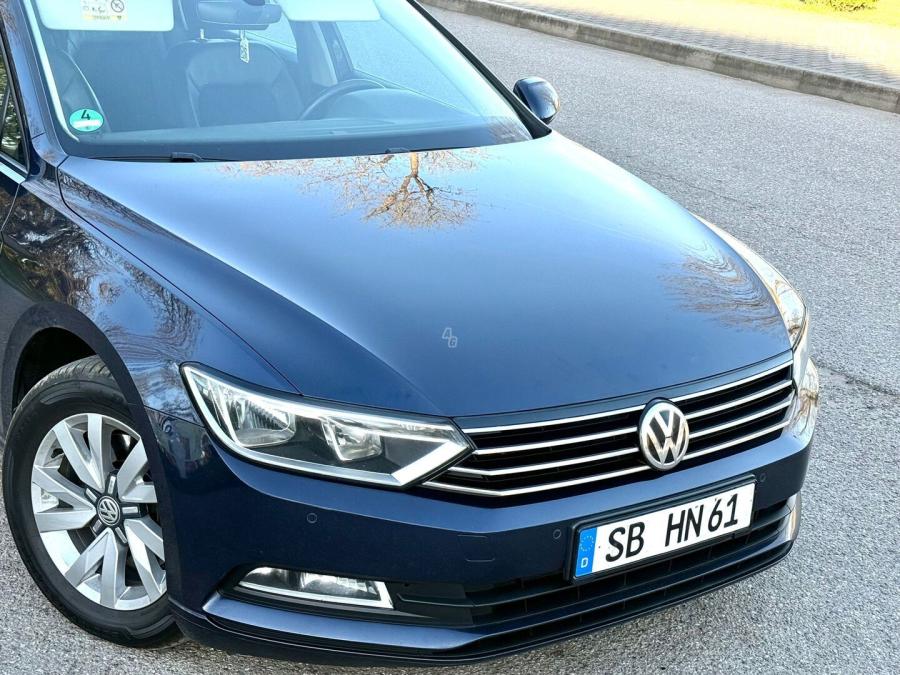 Blue Volkswagen Passat 2016 in Raseiniai, with an engine capacity of 2.00 L and mileage of 266 thousand km for 7450 €, photo 3 on AUTOMOTO.COM.LV