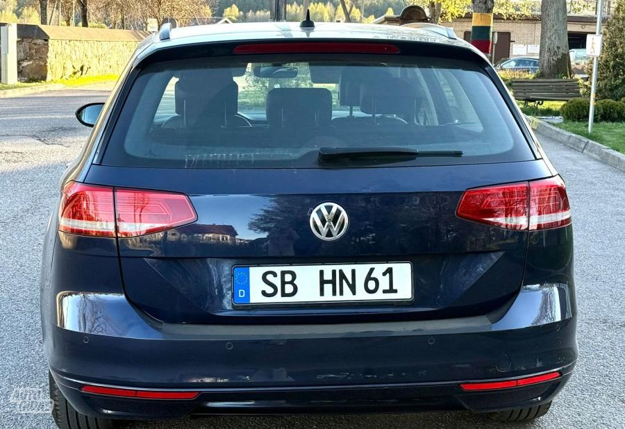 Blue Volkswagen Passat 2016 in Raseiniai, with an engine capacity of 2.00 L and mileage of 266 thousand km for 7450 €, photo 6 on AUTOMOTO.COM.LV