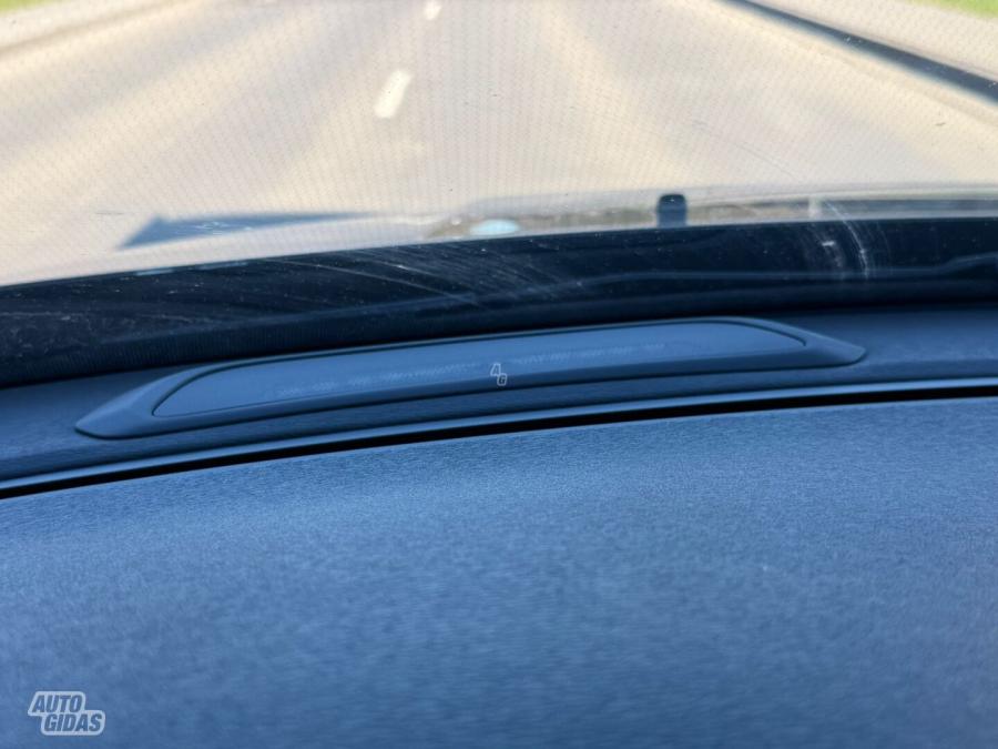 Blue Volkswagen Passat 2016 in Raseiniai, with an engine capacity of 2.00 L and mileage of 266 thousand km for 7450 €, photo 9 on AUTOMOTO.COM.LV