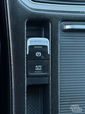 Blue Volkswagen Passat 2016 in Raseiniai, with an engine capacity of 2.00 L and mileage of 266 thousand km for 7450 €, photo 14 on AUTOMOTO.COM.LV