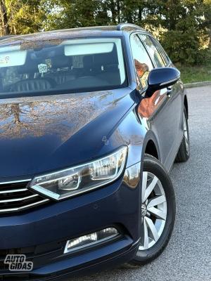 Blue Volkswagen Passat 2016 in Raseiniai, with an engine capacity of 2.00 L and mileage of 266 thousand km for 7450 €, photo 17 on AUTOMOTO.COM.LV