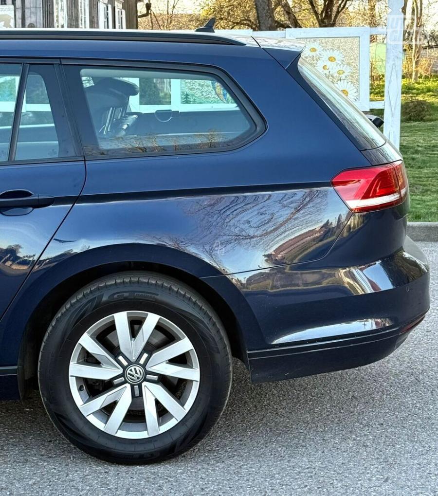 Blue Volkswagen Passat 2016 in Raseiniai, with an engine capacity of 2.00 L and mileage of 266 thousand km for 7450 €, photo 19 on AUTOMOTO.COM.LV