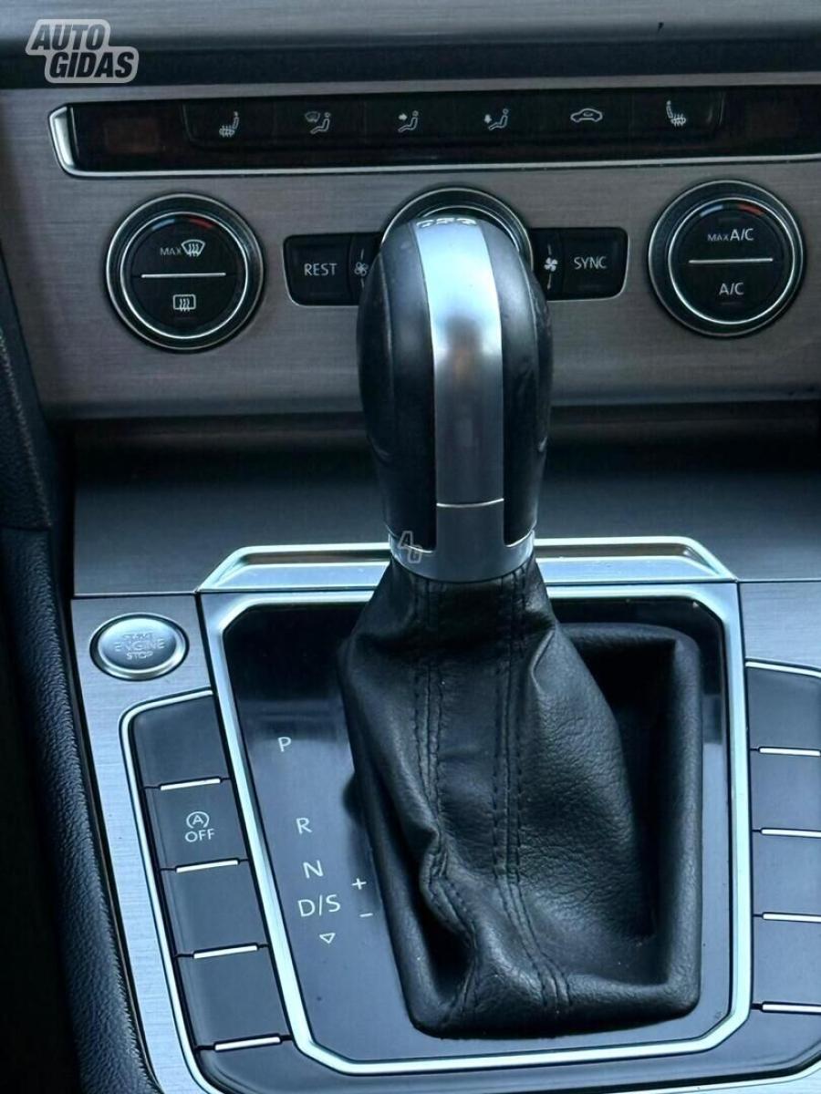 Blue Volkswagen Passat 2016 in Raseiniai, with an engine capacity of 2.00 L and mileage of 266 thousand km for 7450 €, photo 25 on AUTOMOTO.COM.LV