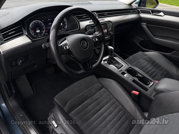 Blue Volkswagen Passat 2016 in Tallinn, with an engine capacity of 1.80 L and mileage of 246 thousand km for 10990 €, photo 5 on AUTOMOTO.COM.LV
