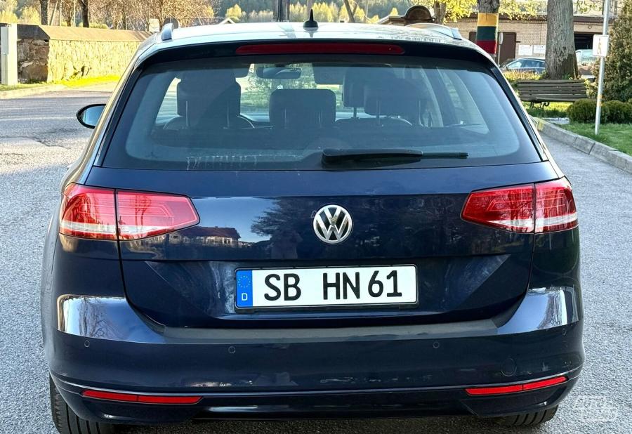 Blue Volkswagen Passat 2016 in Kaunas, with an engine capacity of 2.00 L and mileage of 266 thousand km for 6800 €, photo 6 on AUTOMOTO.COM.LV