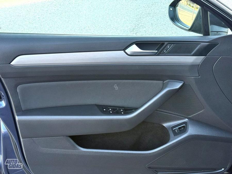 Blue Volkswagen Passat 2016 in Kaunas, with an engine capacity of 2.00 L and mileage of 266 thousand km for 6800 €, photo 12 on AUTOMOTO.COM.LV