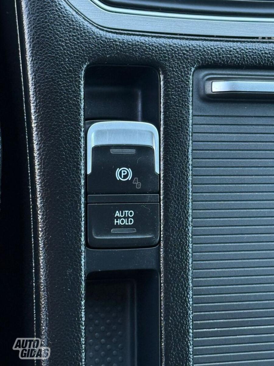 Blue Volkswagen Passat 2016 in Kaunas, with an engine capacity of 2.00 L and mileage of 266 thousand km for 6800 €, photo 14 on AUTOMOTO.COM.LV