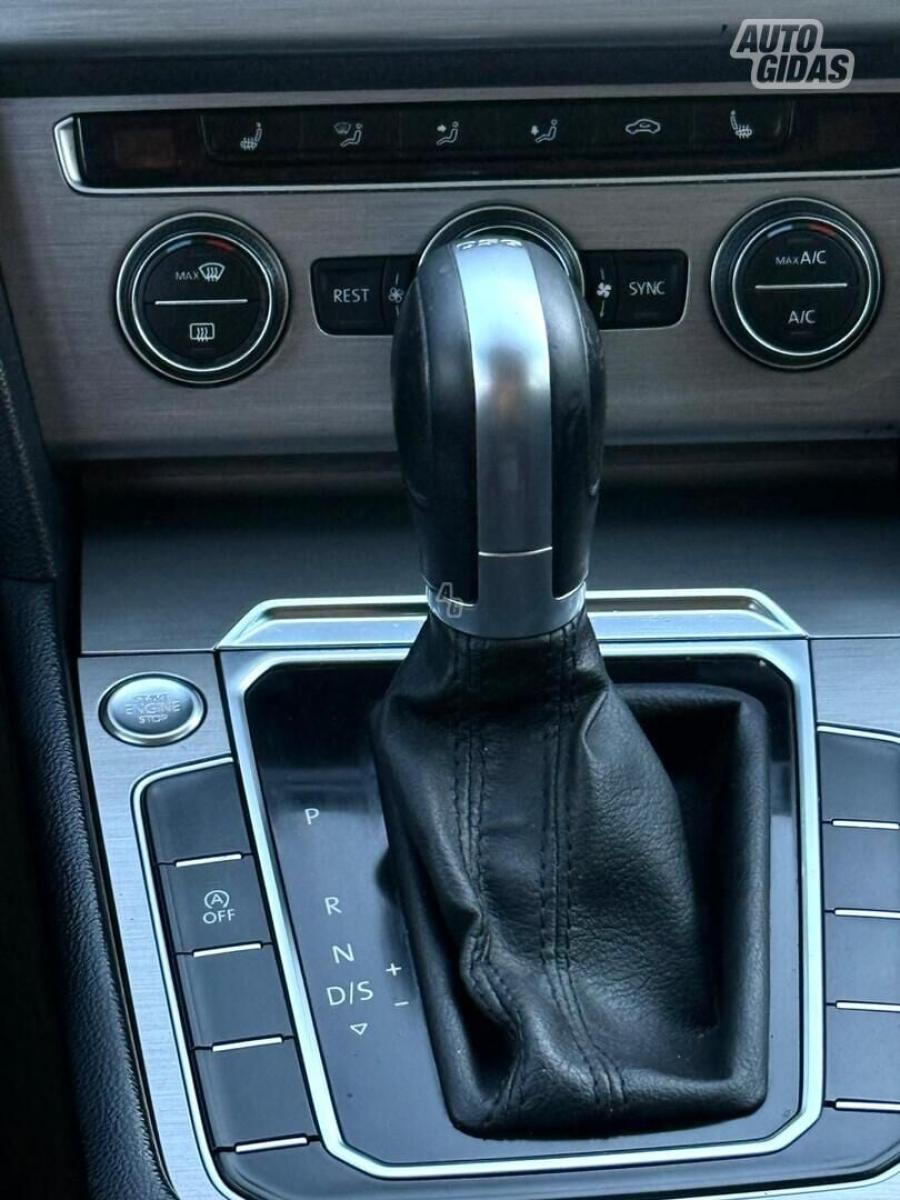 Blue Volkswagen Passat 2016 in Kaunas, with an engine capacity of 2.00 L and mileage of 266 thousand km for 6800 €, photo 25 on AUTOMOTO.COM.LV