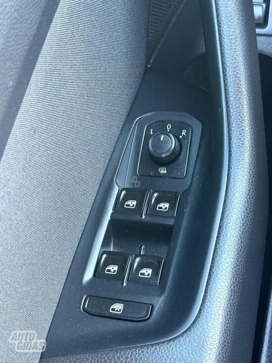 Blue Volkswagen Passat 2016 in Kaunas, with an engine capacity of 2.00 L and mileage of 266 thousand km for 6800 €, photo 29 on AUTOMOTO.COM.LV