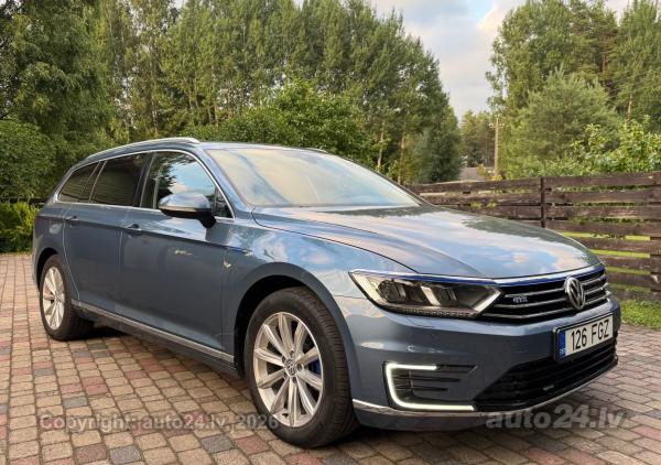 Blue Volkswagen Passat 2016 in Tallinn, with an engine capacity of 1.40 L and mileage of 129 thousand km for 15000 €, photo 2 on AUTOMOTO.COM.LV