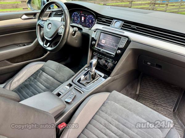 Blue Volkswagen Passat 2016 in Tallinn, with an engine capacity of 1.40 L and mileage of 129 thousand km for 15000 €, photo 8 on AUTOMOTO.COM.LV