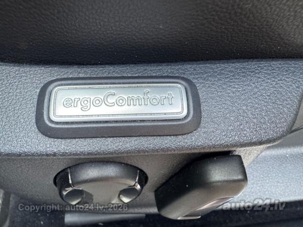 Blue Volkswagen Passat 2016 in Tallinn, with an engine capacity of 1.40 L and mileage of 129 thousand km for 15000 €, photo 10 on AUTOMOTO.COM.LV