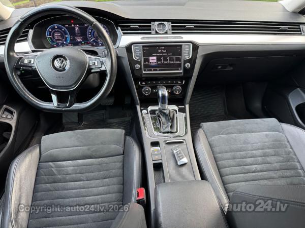 Zils Volkswagen Passat 2016 Tallina, ar dzinēja tilpumu 1.40 L un nobraukumu 129 tūkst. km par 15000 €, foto 7 vietnē AUTOMOTO.COM.LV