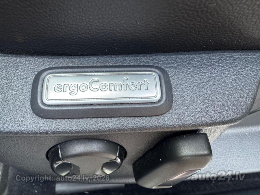 Blue Volkswagen Passat 2016 in Tallinn, with an engine capacity of 1.40 L and mileage of 129 thousand km for 15000 €, photo 11 on AUTOMOTO.COM.LV