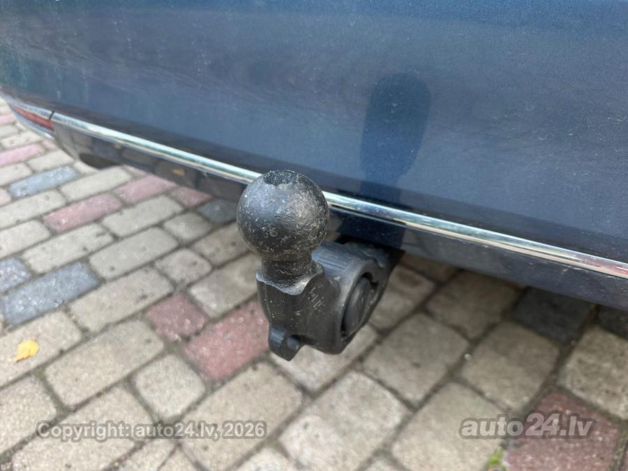 Blue Volkswagen Passat 2016 in Tallinn, with an engine capacity of 1.40 L and mileage of 129 thousand km for 15000 €, photo 12 on AUTOMOTO.COM.LV