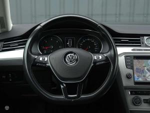 Blue Volkswagen Passat 2016 in Kaunas, with an engine capacity of 1.60 L and mileage of 300 thousand km for 8250 €, photo 17 on AUTOMOTO.COM.LV