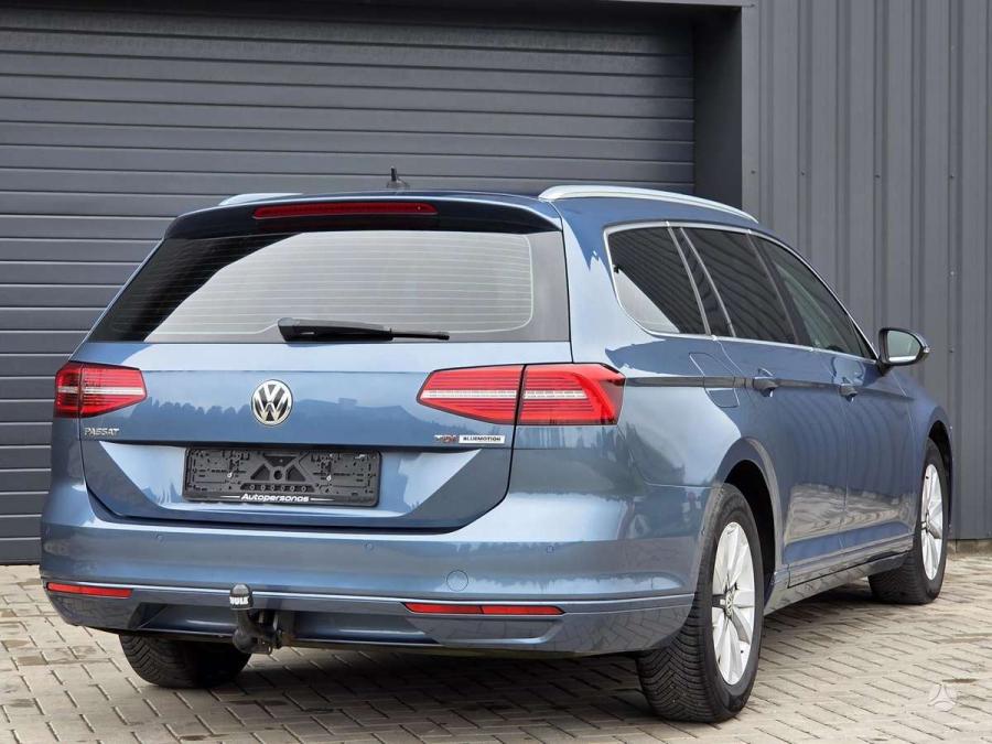 Blue Volkswagen Passat 2016 in Kaunas, with an engine capacity of 1.60 L and mileage of 300 thousand km for 7999 €, photo 5 on AUTOMOTO.COM.LV