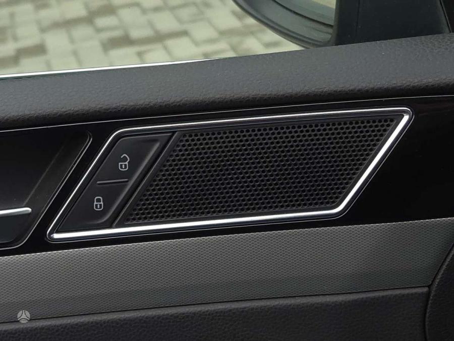 Blue Volkswagen Passat 2016 in Kaunas, with an engine capacity of 1.60 L and mileage of 300 thousand km for 7999 €, photo 8 on AUTOMOTO.COM.LV