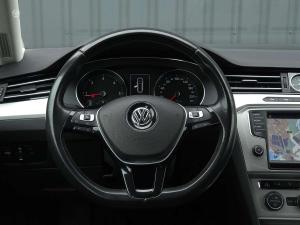Blue Volkswagen Passat 2016 in Kaunas, with an engine capacity of 1.60 L and mileage of 300 thousand km for 7999 €, photo 17 on AUTOMOTO.COM.LV