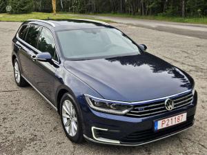 Blue Volkswagen Passat 2016 in Alytus, with an engine capacity of 1.40 L and mileage of 205 thousand km for 10699 €, photo  on AUTOMOTO.COM.LV