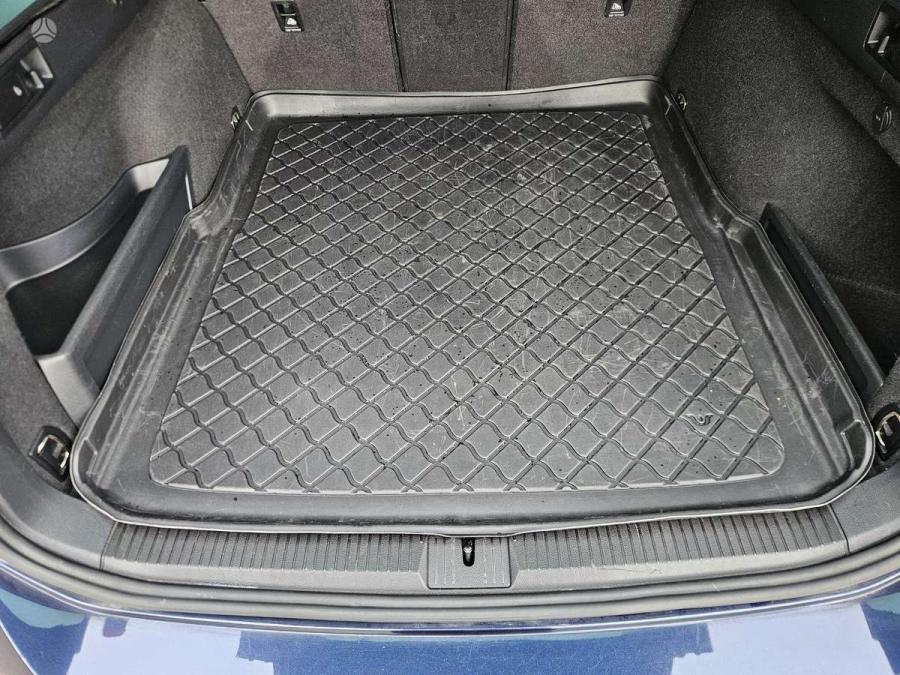 Blue Volkswagen Passat 2016 in Alytus, with an engine capacity of 1.40 L and mileage of 205 thousand km for 10699 €, photo 12 on AUTOMOTO.COM.LV