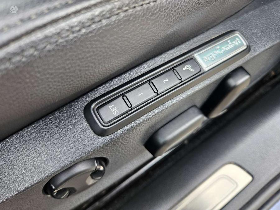 Blue Volkswagen Passat 2016 in Alytus, with an engine capacity of 1.40 L and mileage of 205 thousand km for 10699 €, photo 24 on AUTOMOTO.COM.LV