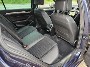 Blue Volkswagen Passat 2016 in Alytus, with an engine capacity of 1.40 L and mileage of 205 thousand km for 10699 €, photo 25 on AUTOMOTO.COM.LV