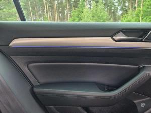 Blue Volkswagen Passat 2016 in Alytus, with an engine capacity of 1.40 L and mileage of 205 thousand km for 10699 €, photo 27 on AUTOMOTO.COM.LV