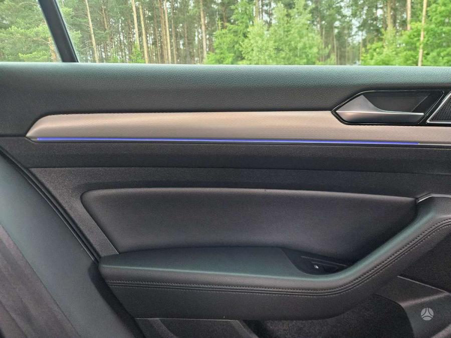 Blue Volkswagen Passat 2016 in Alytus, with an engine capacity of 1.40 L and mileage of 205 thousand km for 10699 €, photo 27 on AUTOMOTO.COM.LV