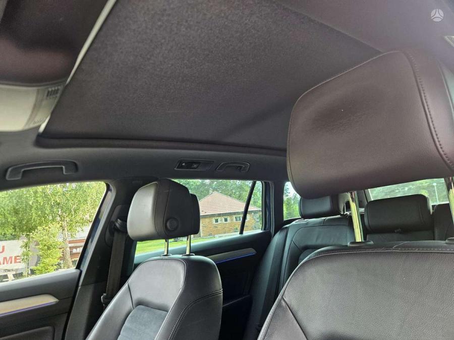Blue Volkswagen Passat 2016 in Alytus, with an engine capacity of 1.40 L and mileage of 205 thousand km for 10699 €, photo 30 on AUTOMOTO.COM.LV