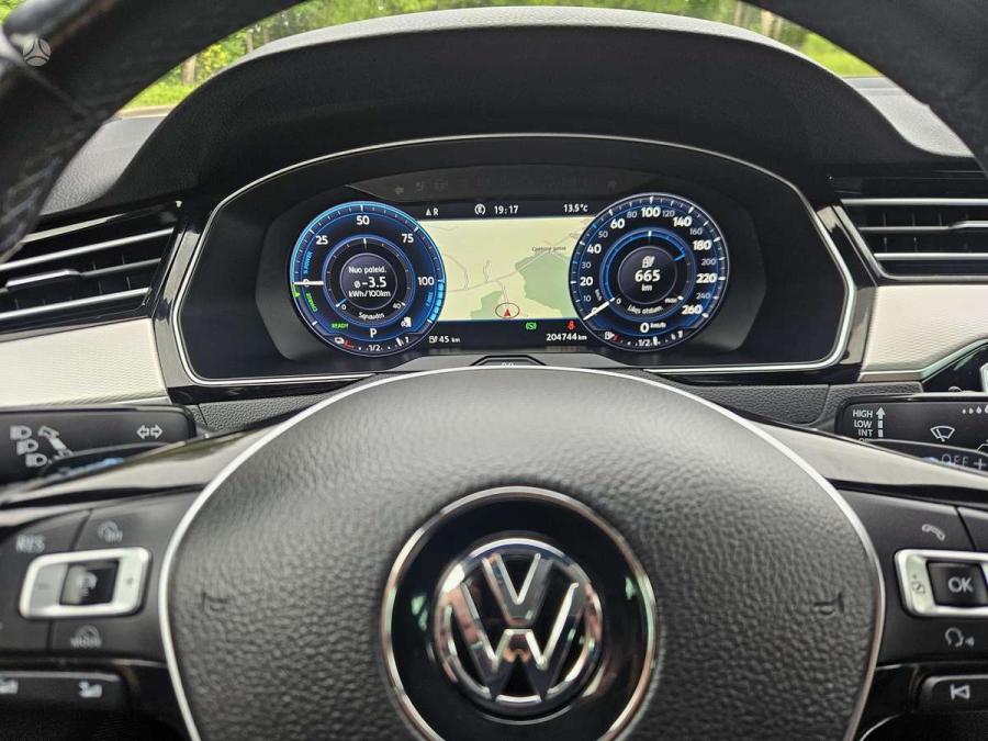 Blue Volkswagen Passat 2016 in Alytus, with an engine capacity of 1.40 L and mileage of 205 thousand km for 10699 €, photo 31 on AUTOMOTO.COM.LV