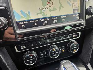 Blue Volkswagen Passat 2016 in Alytus, with an engine capacity of 1.40 L and mileage of 205 thousand km for 10699 €, photo 36 on AUTOMOTO.COM.LV